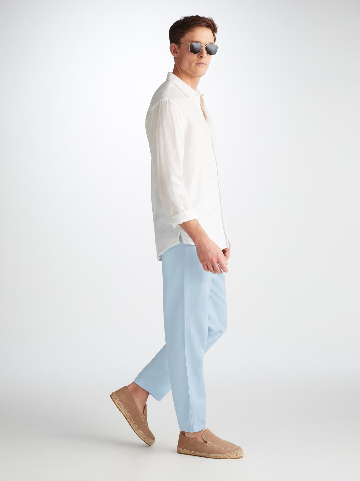 Men's Light Blue Pure Linen Holiday Trousers | Derek Rose
